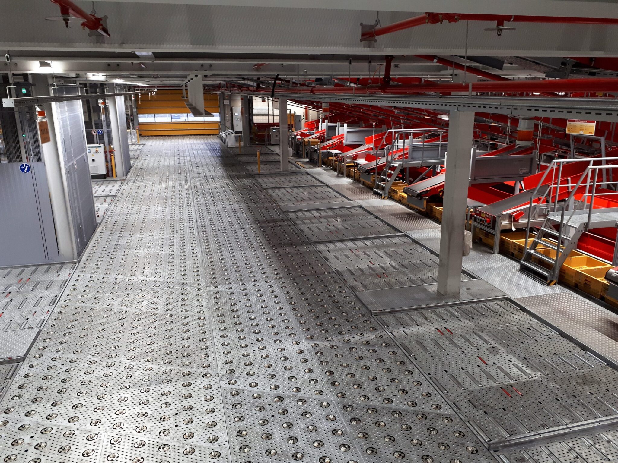 ULD Handling System for DHL Hub at Leipzig Halle Airport - THIEL ...