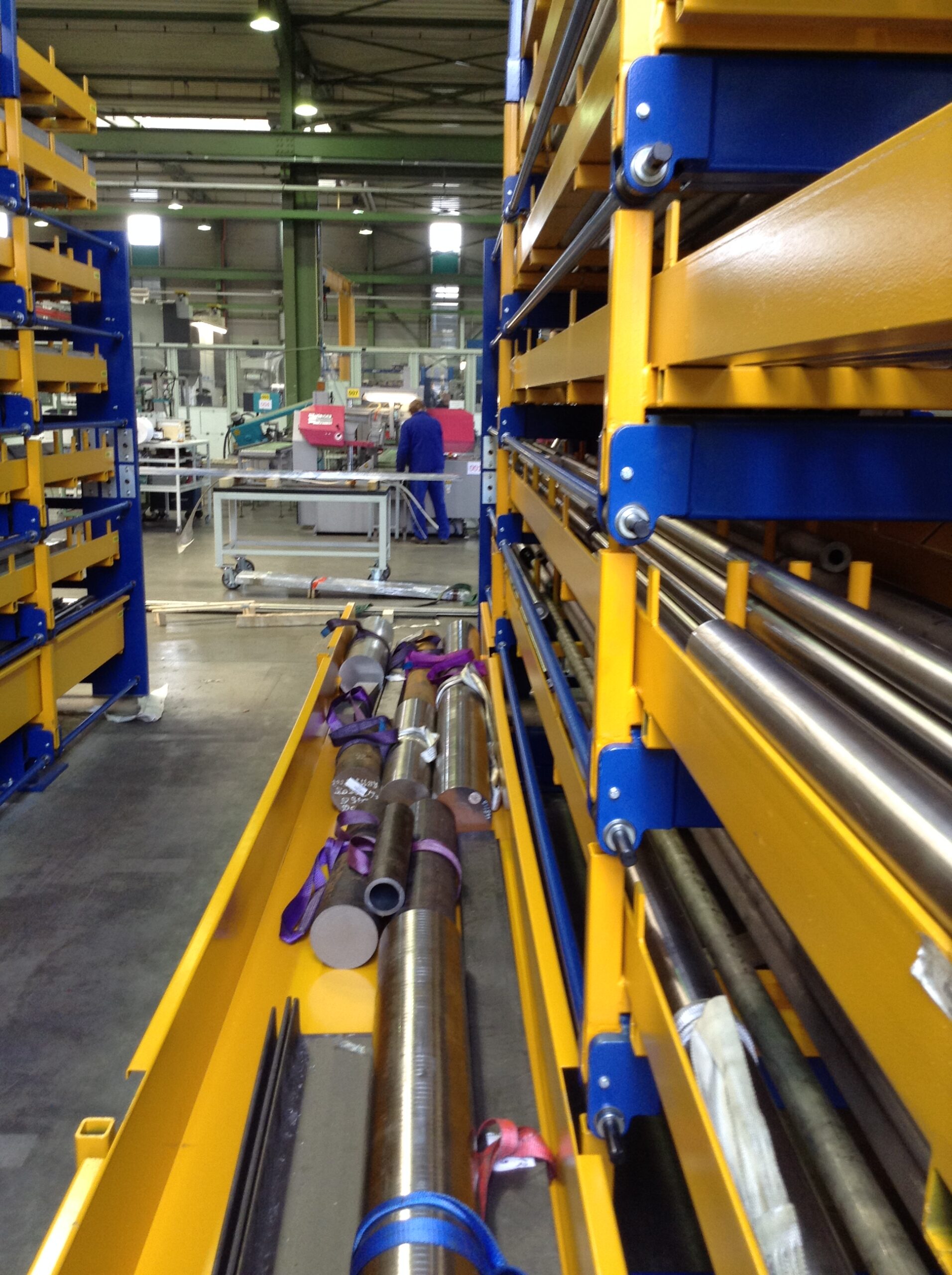 THIEL long goods storage — Safe & organised handling - THIEL Storage ...