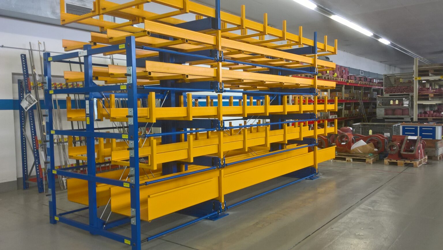 Roll out racks - THIEL Storage & Handling Systems