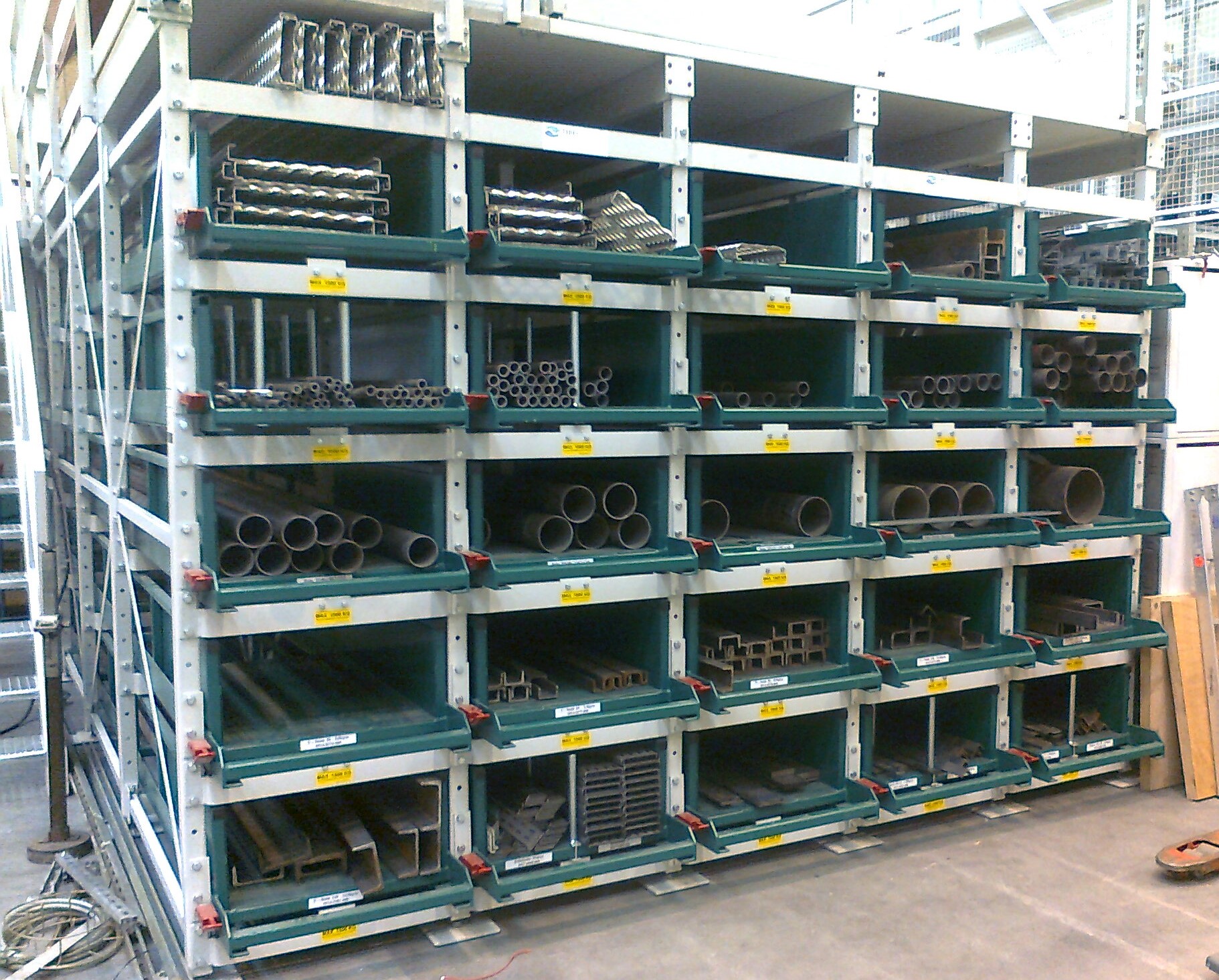THIEL long goods storage — Safe & organised handling - THIEL Storage ...