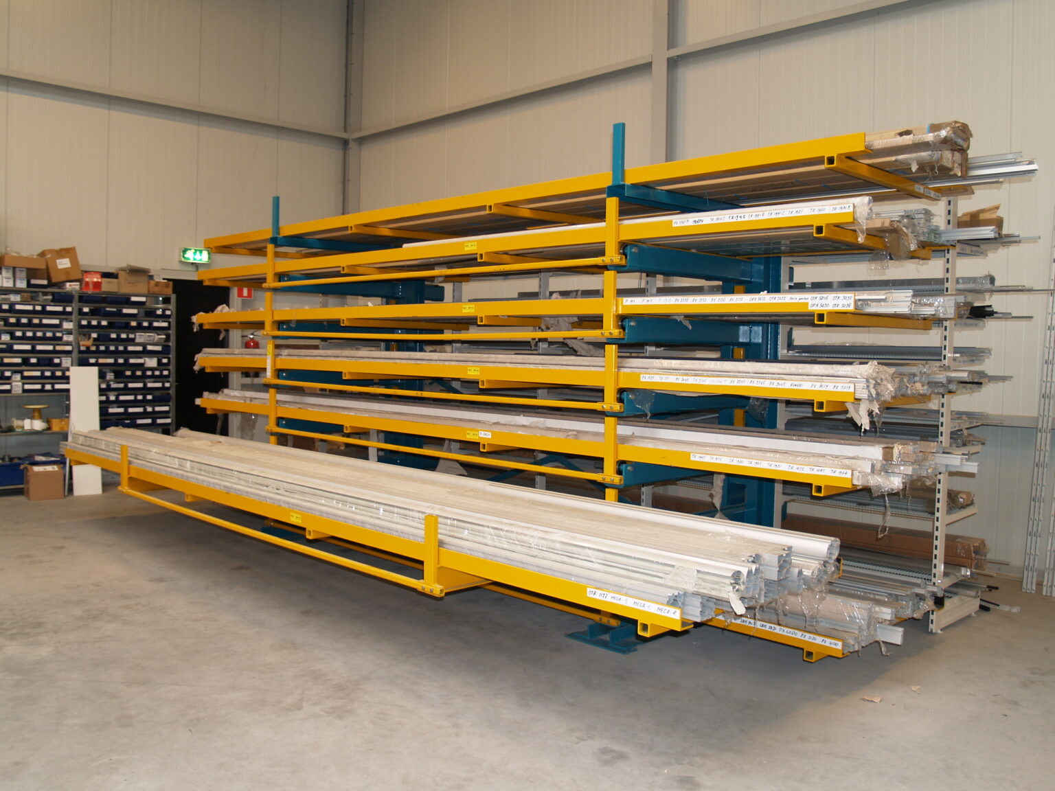 THIEL long goods storage — Safe & organised handling - THIEL Storage ...